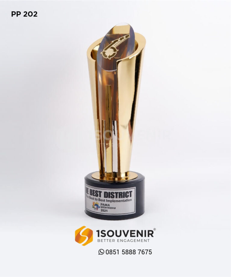 Piala Penghargaan Top Life Planner By Case Champion Comunity