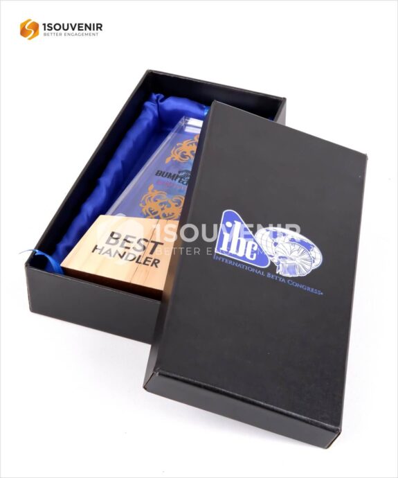 Piala Penghargaan Best Handler IBC Sunction Show