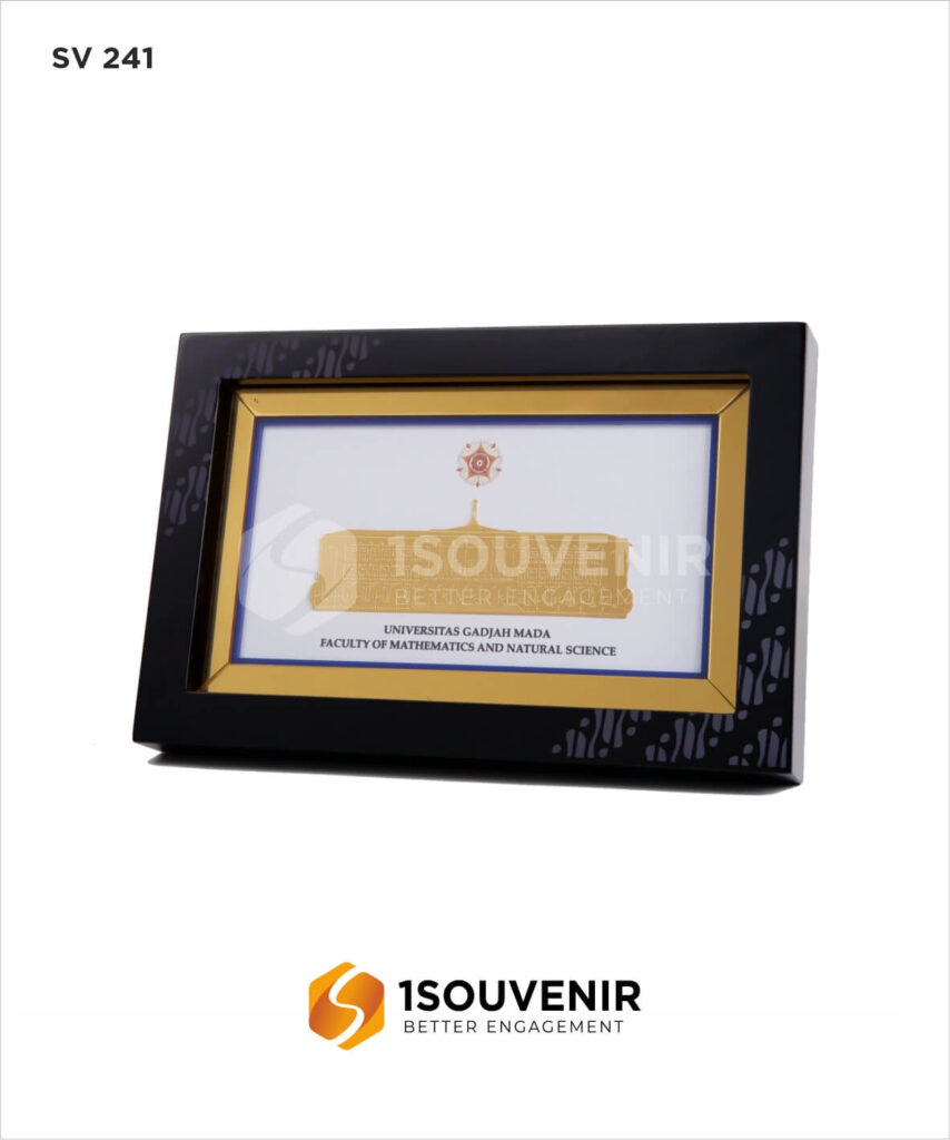 Souvenir Frame Universitas Gadjah Mada