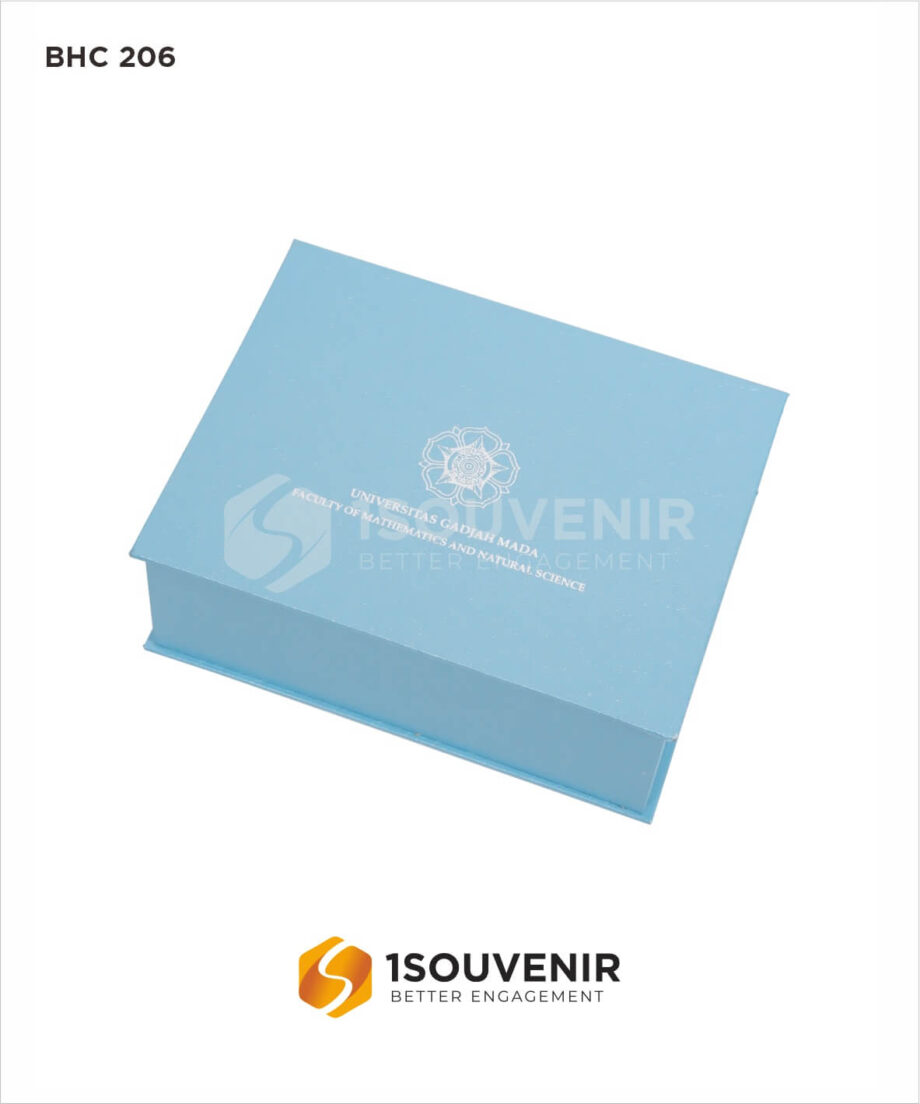 Box Hard Karton UGM Eksklusif Untuk Souvenir Anda