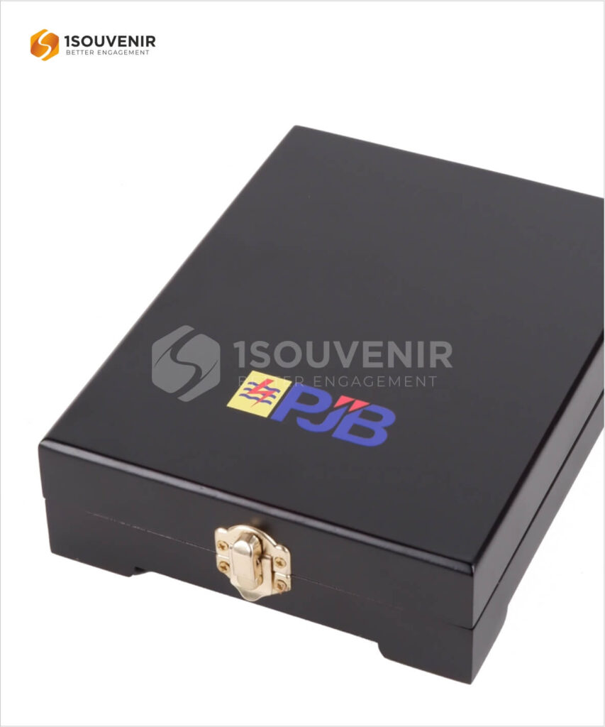 Plakat Kayu PJB Pembangkitan Paiton