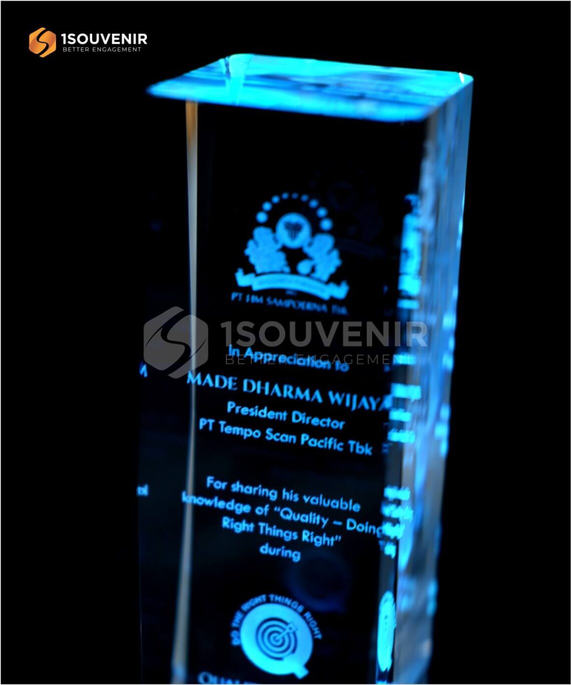 Plakat Kristal PT Tempo Scan Pacific Tbk