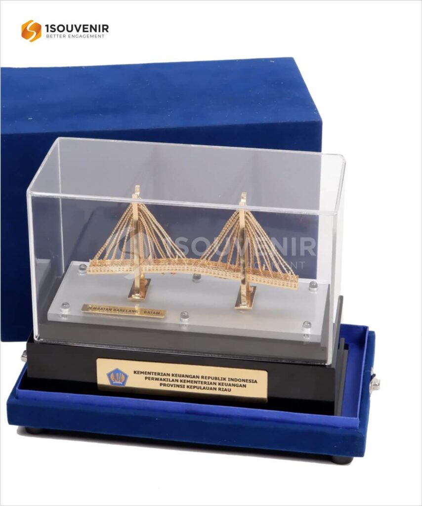 Miniatur Jembatan Barelang Batam