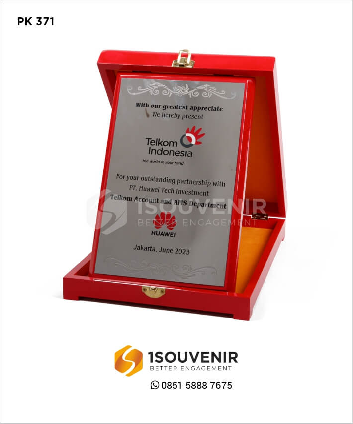 Daftar Harga & Pilihan Desain Plakat Kayu