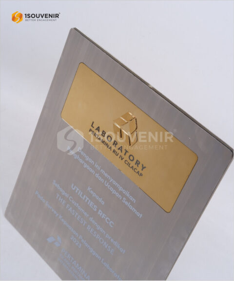 Plakat Logam Laboratory Pertamina RU IV Cilacap