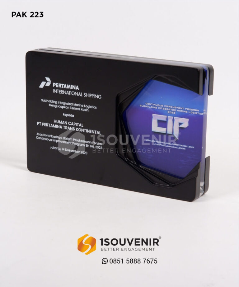 Plakat Kayu Akrilik Pertamina International Shipping (CIP)