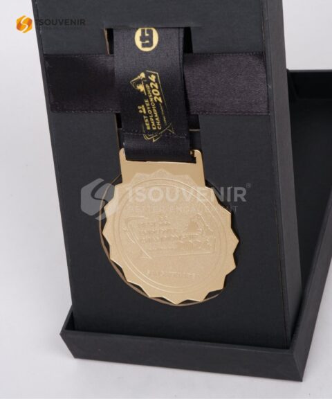 Medali Best Employee